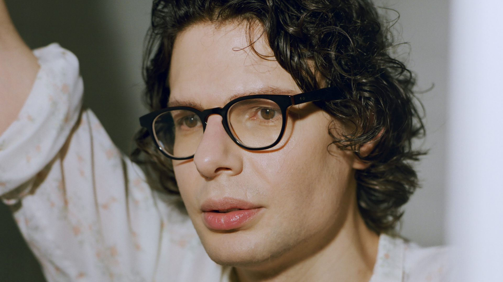 Simon Amstell recounts his lonely teenage years ahead of 'Benjamin' release