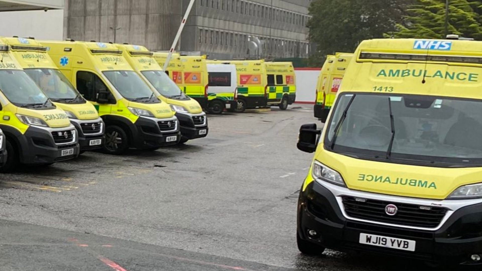 Patients are waiting 14 hours in ambulances outside A&E - Big Issue