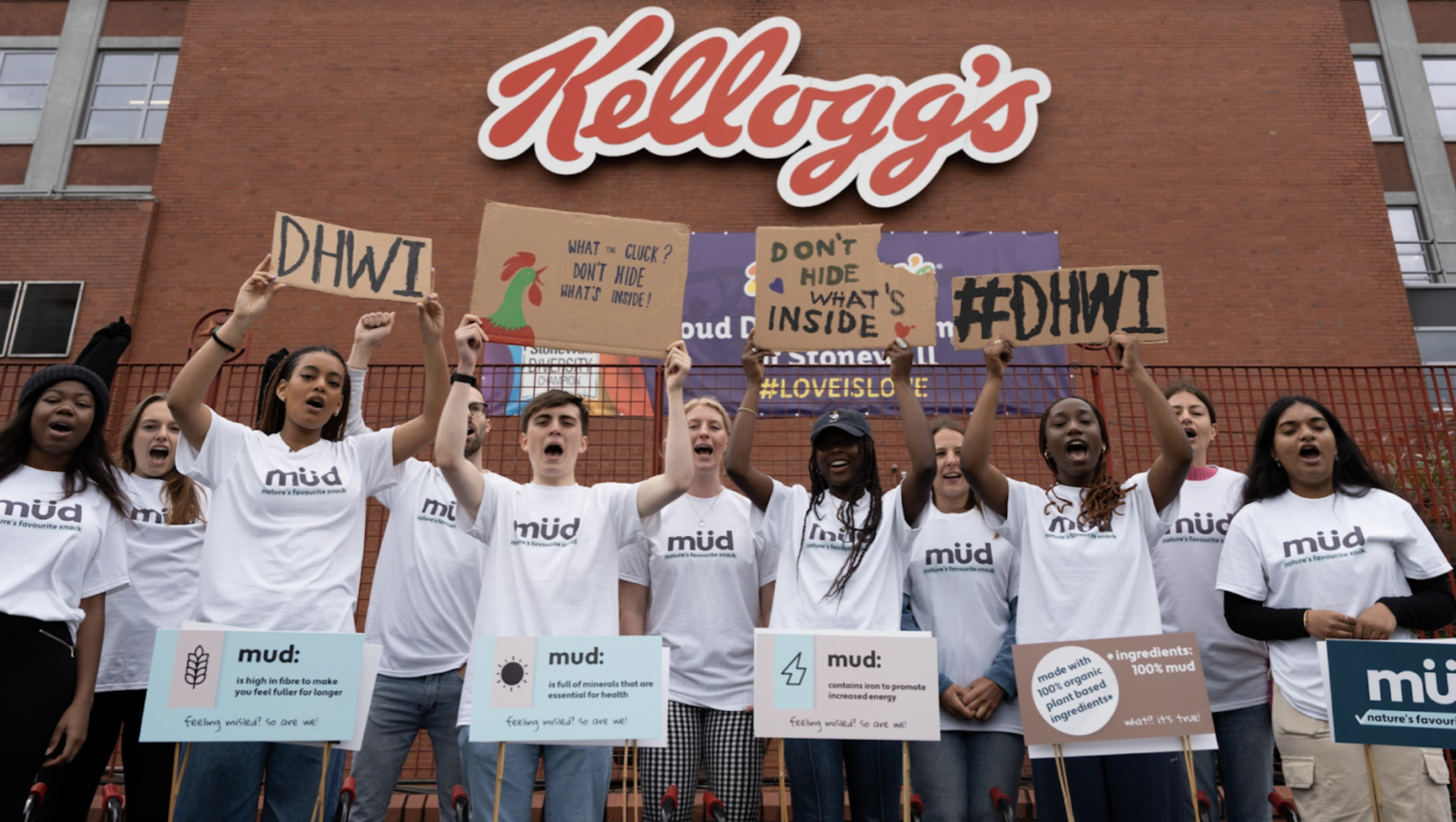 Teenage activists deliver wheelbarrows of mud to Kellogg's factory to ...