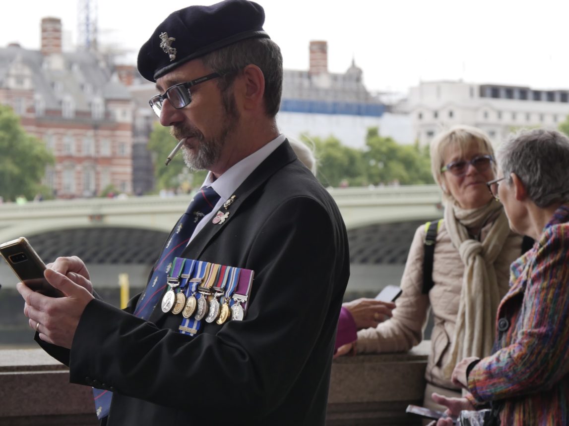 What it’s really like in the Queen queue: Making friends and sharing ...