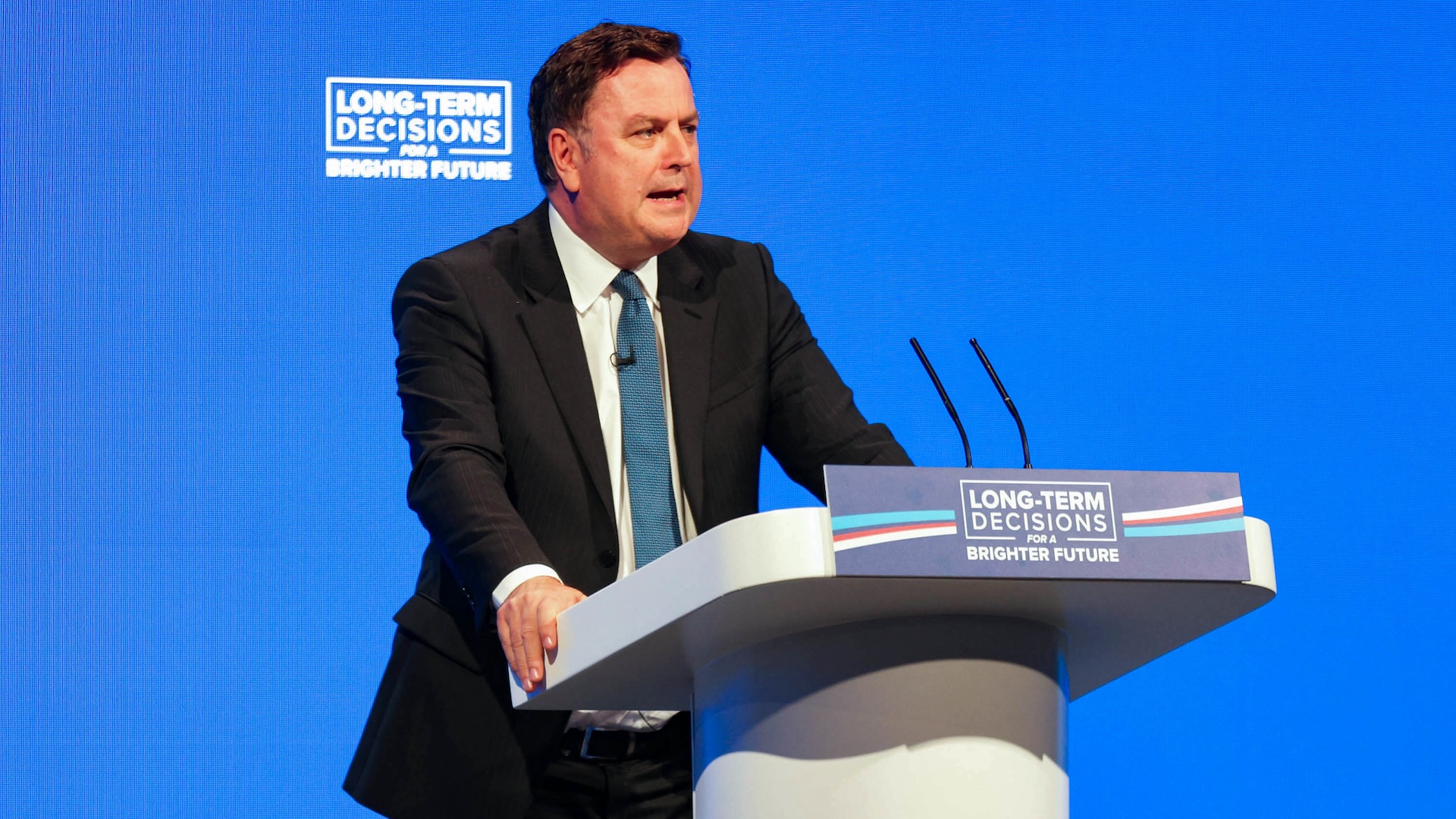 DWP recruiting 'covert officers' to snoop on benefits claimants