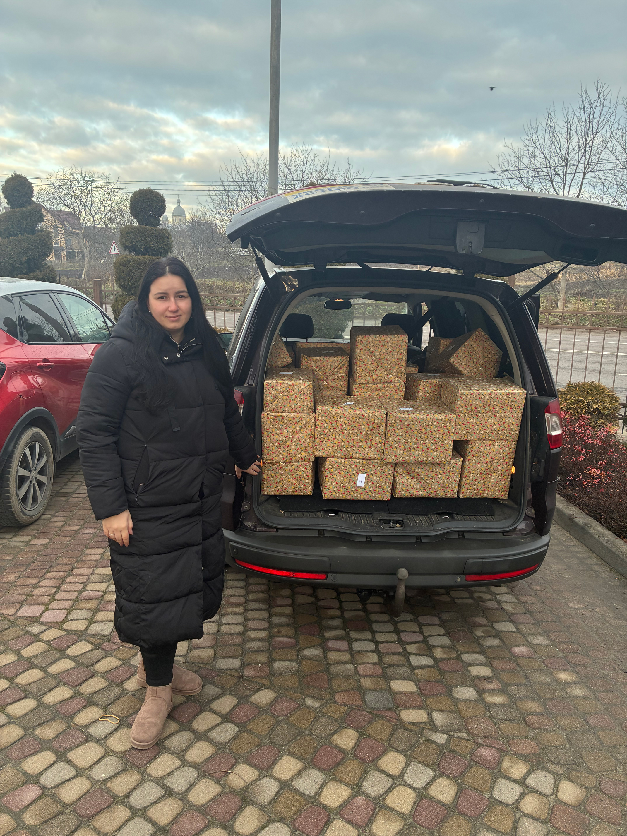 Meet the people volunteering in Ukraine amid a life of air strikes